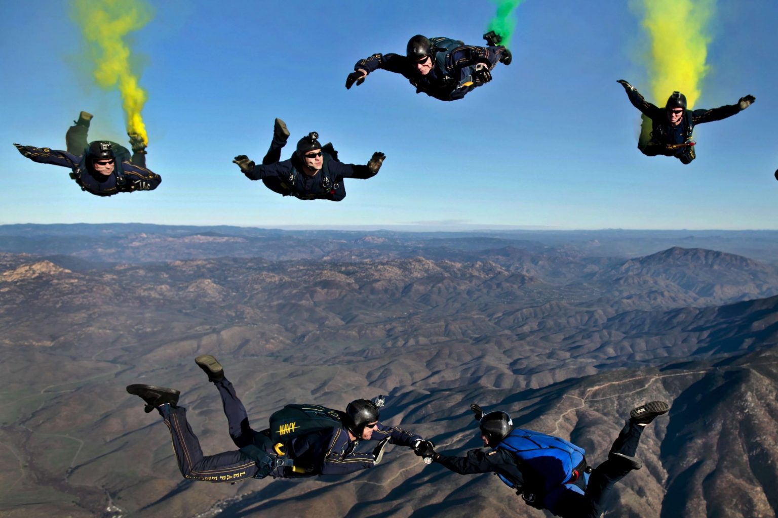 The most beautiful skydiving spots - VOYAGISSIMO